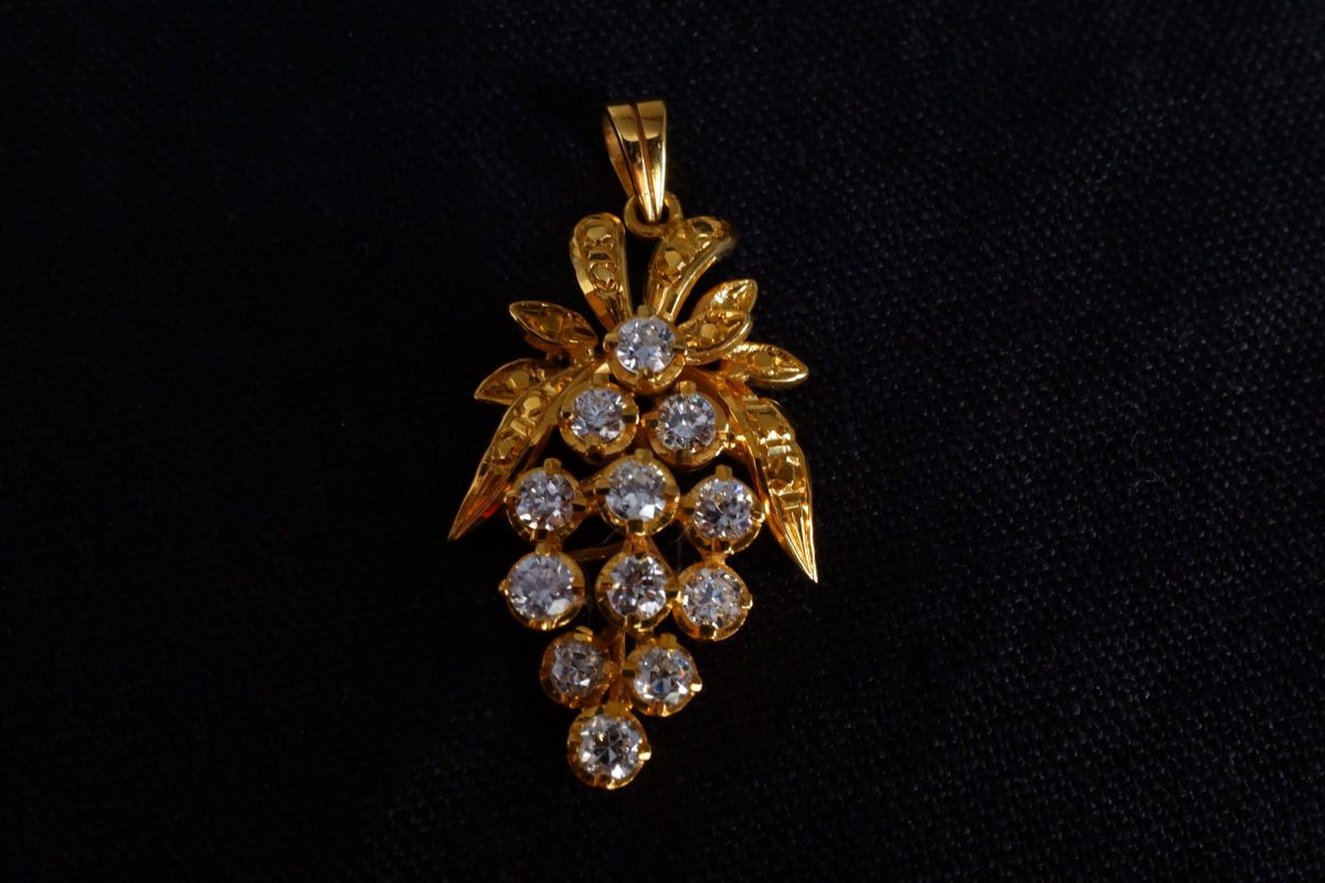 Dainty Chinese Diamond Pendant Vintage 20k | GG