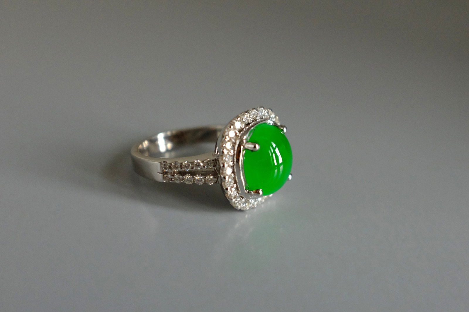 Translucent Round Jade Diamond Ring White Gold 18k | Gem Gardener