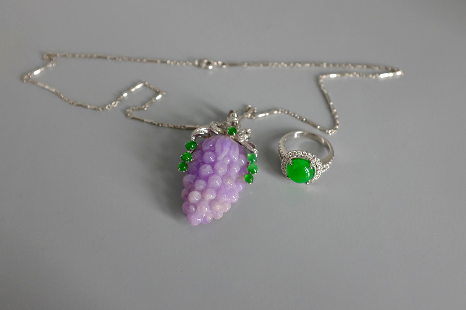 Carved Lavender Jade Grape Pendant 18k Art Nouveau | Gem Gardener