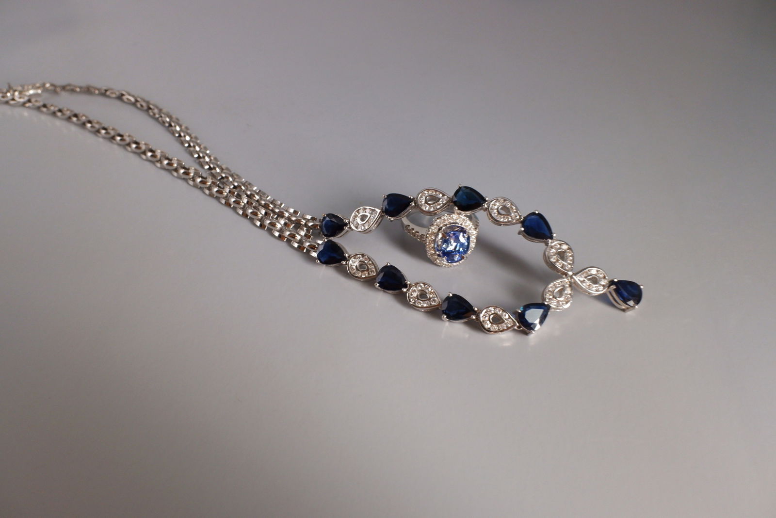 Teardrop Indigo Blue Sapphire Necklace 18k | GEM GARDENER