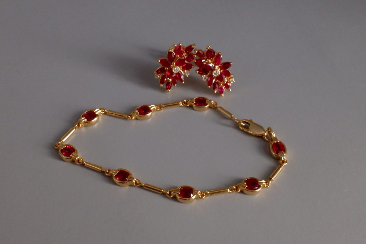 18k Red Ruby Link Bracelet Vintage | GEM GARDENER