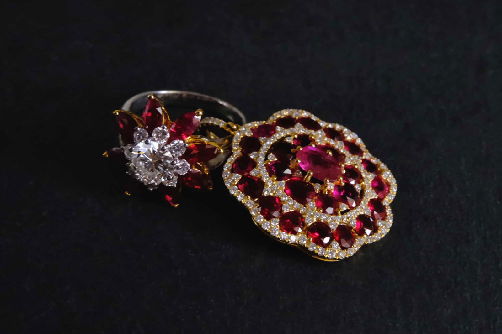 Vivid Ornate Red Ruby Pendant Necklace 18k | GG