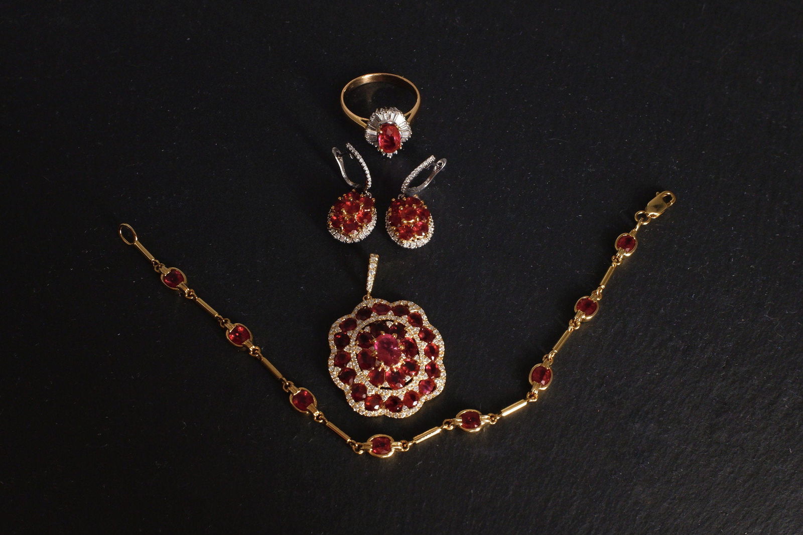 18k Red Ruby Link Bracelet Vintage | GEM GARDENER