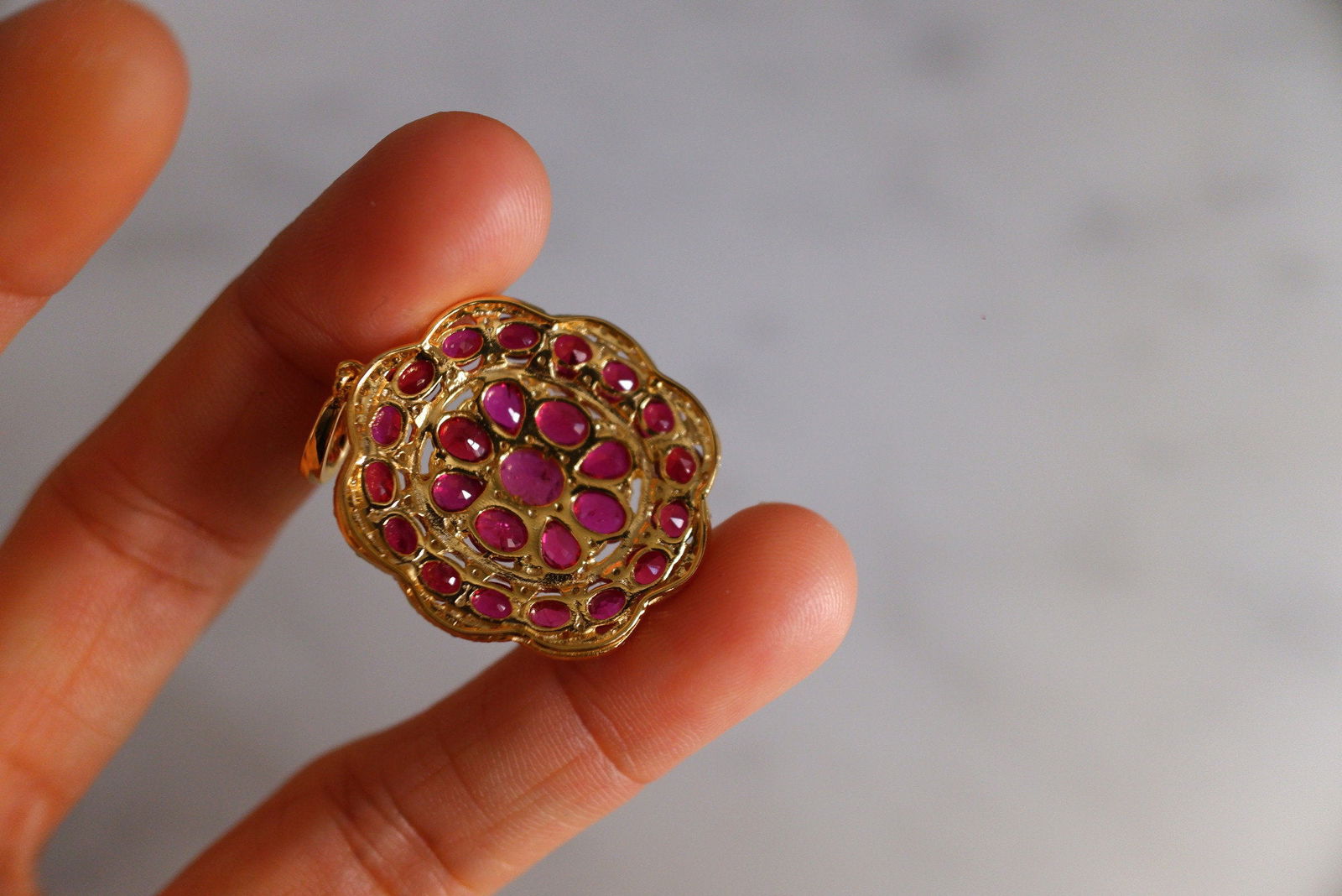 Vivid Ornate Red Ruby Pendant Necklace 18k | GG