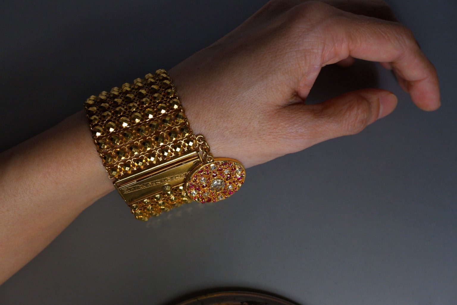 22k Lace Wide Antique Chinese Gold Bracelet Charm Pendant | Gem Gardener