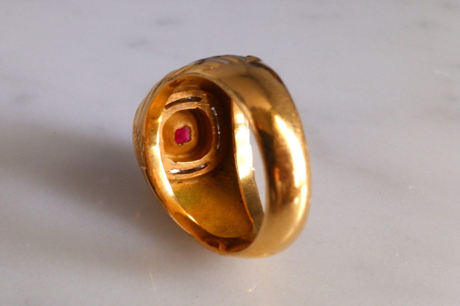 Rare Bixbite Red Beryl Mens Ring 18k | GEM GARDENER