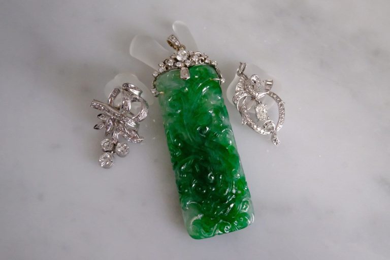 Long Antique Carved Jade Pendant 18k Chinese | Gem Gardener
