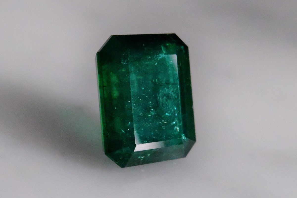 37ct Big Emerald Stone Zambian | GEM GARDENER