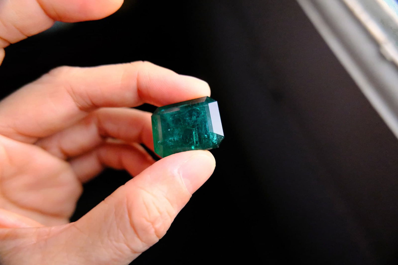 37ct Big Emerald Stone Zambian | GEM GARDENER