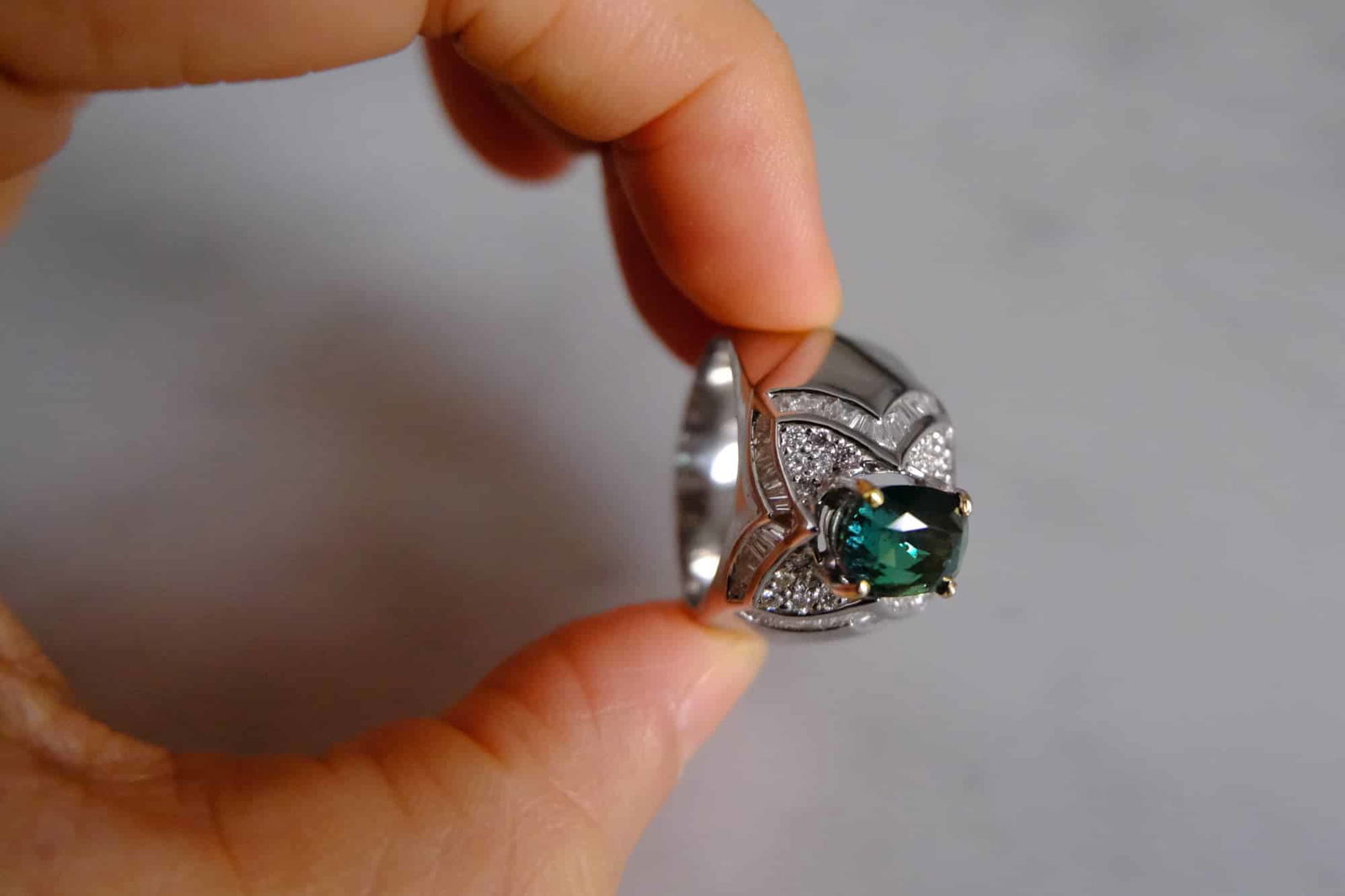 Rare Clean Alexandrite Diamond Ring 18k | Gem Gardener