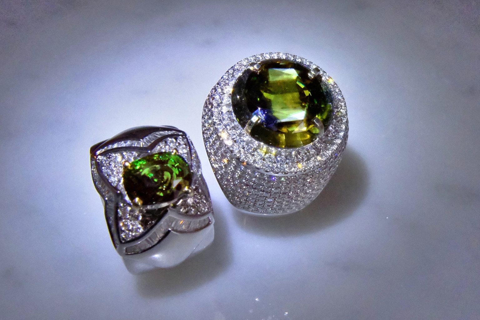 Rare Clean Alexandrite Diamond Ring 18k | Gem Gardener
