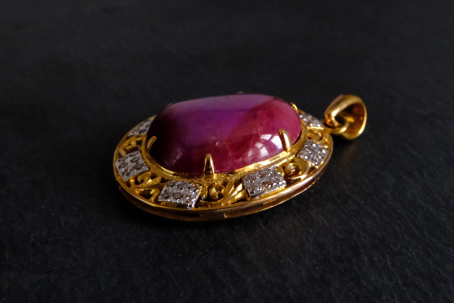 Antique Burmese Big Ruby Pendant 18k | Gem Gardener