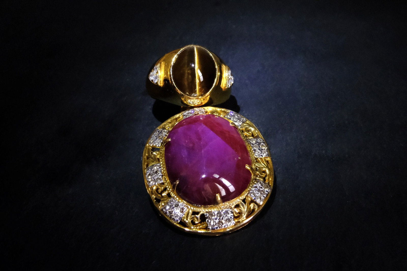 Antique Burmese Big Ruby Pendant 18k | Gem Gardener