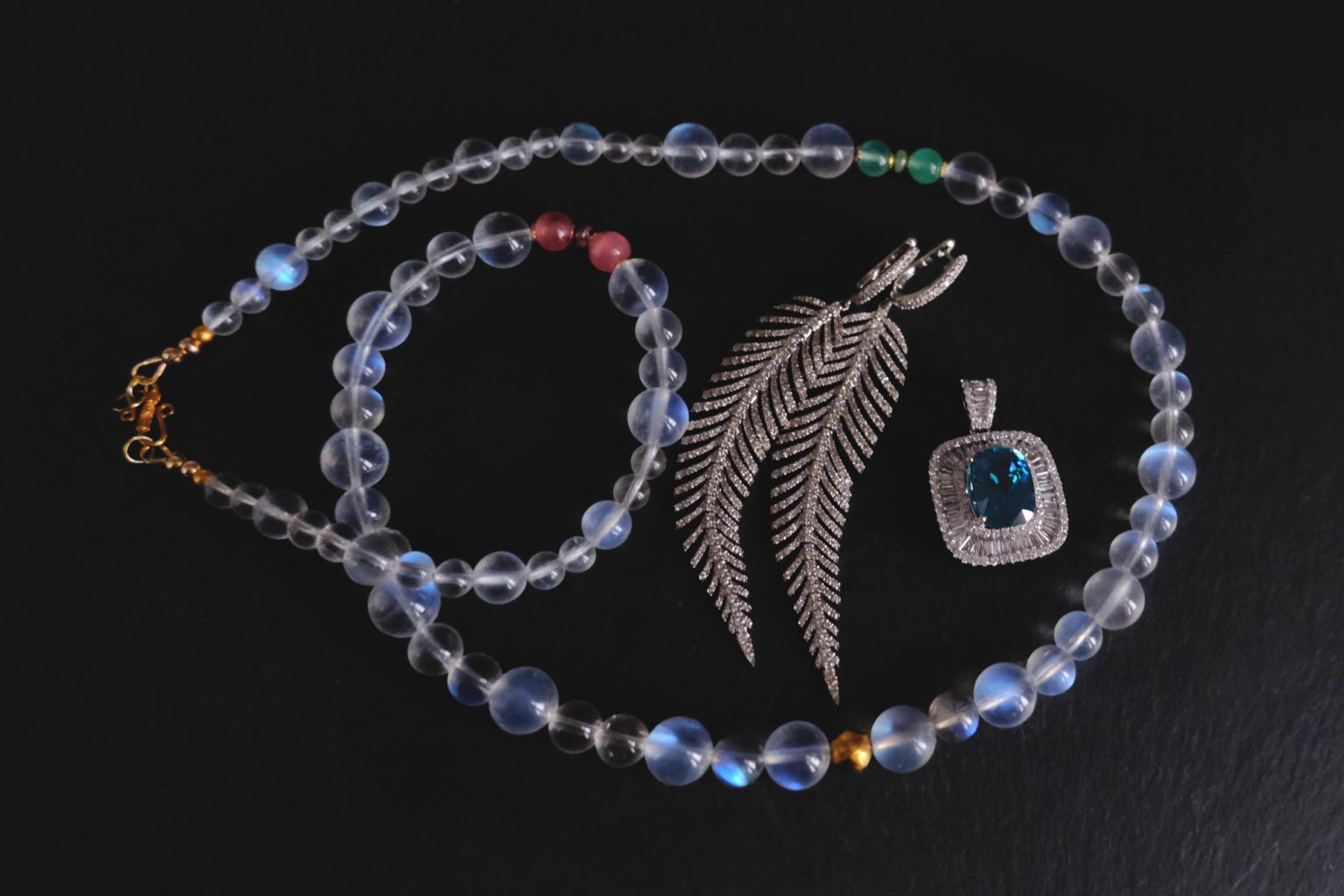 Classical Top Big Moonstone Bead Necklace Matinee 22k | GEM GARDENER