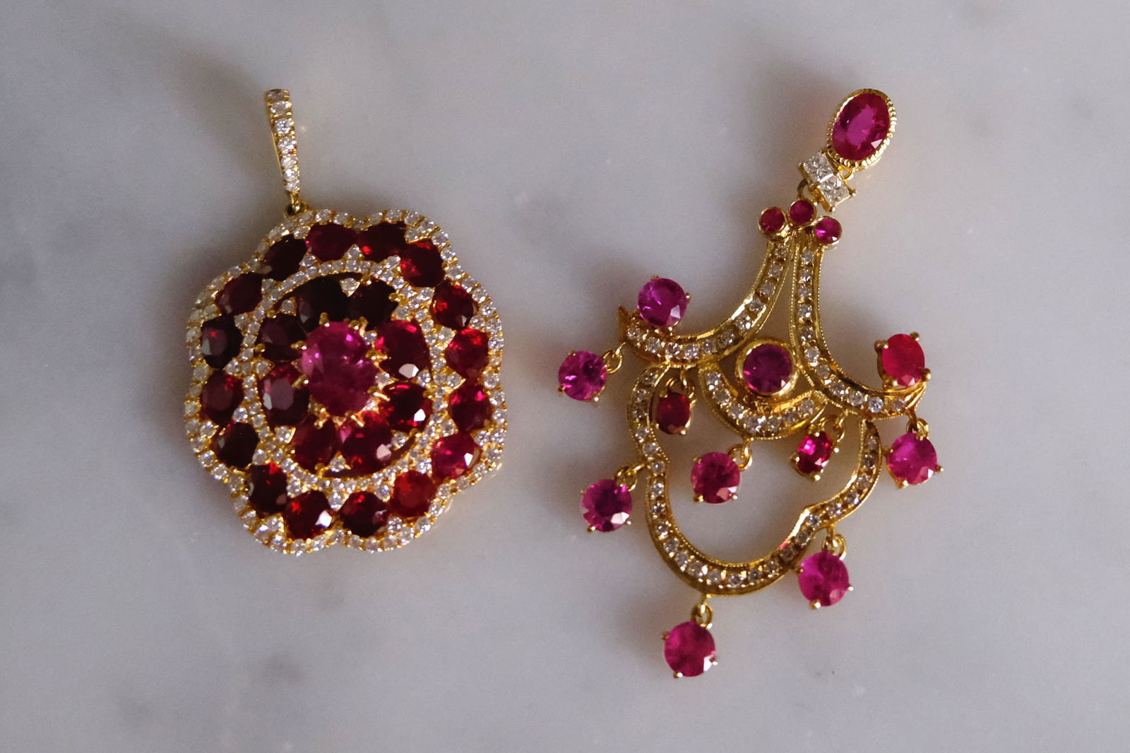 Vivid Ornate Red Ruby Pendant Necklace 18k | GG