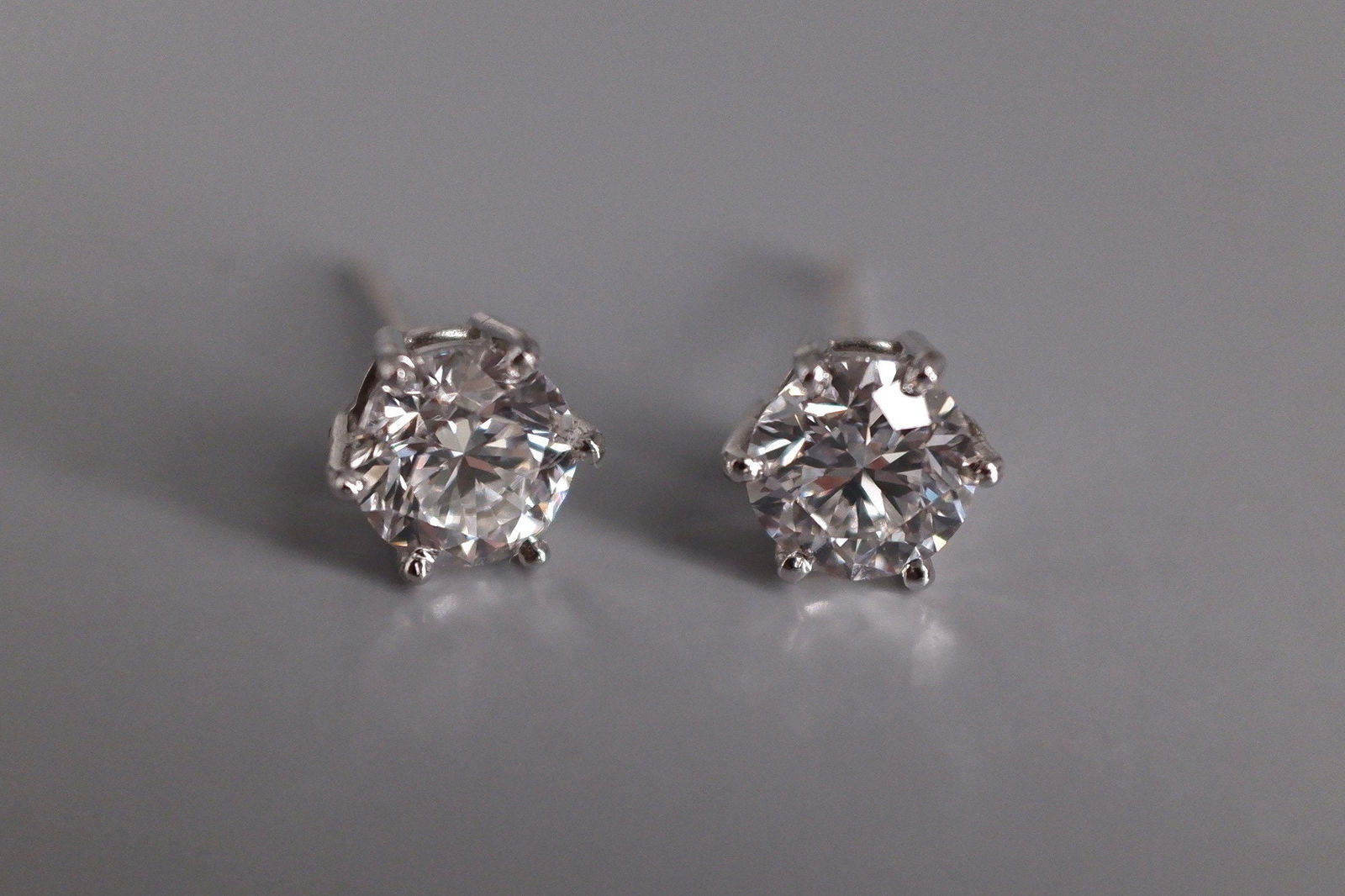 1 carat Each Diamond Stud Earrings D/VS | GEM GARDENER