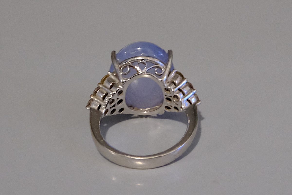 Lavender Blue Chalcedony Ring 18k Vintage | Gem Gardener