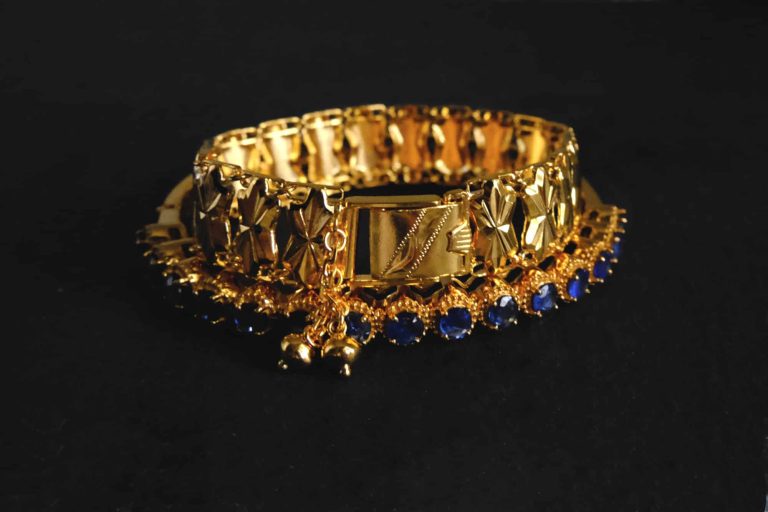 Burmese Sapphire Bracelet Cuff Bangle Vintage 18k | Gem Gardener