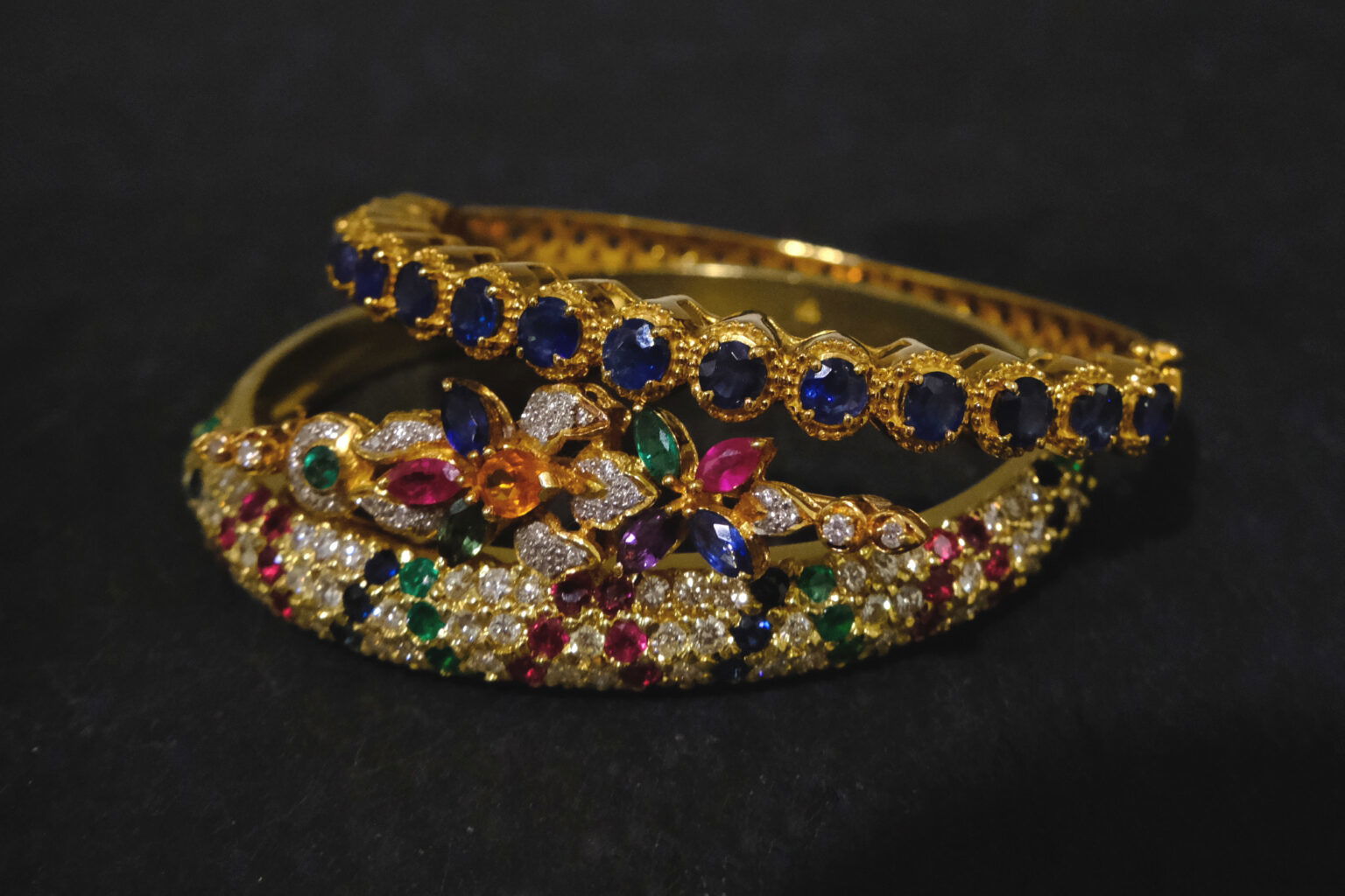 Burmese Sapphire Bracelet Cuff Bangle Vintage 18k | Gem Gardener