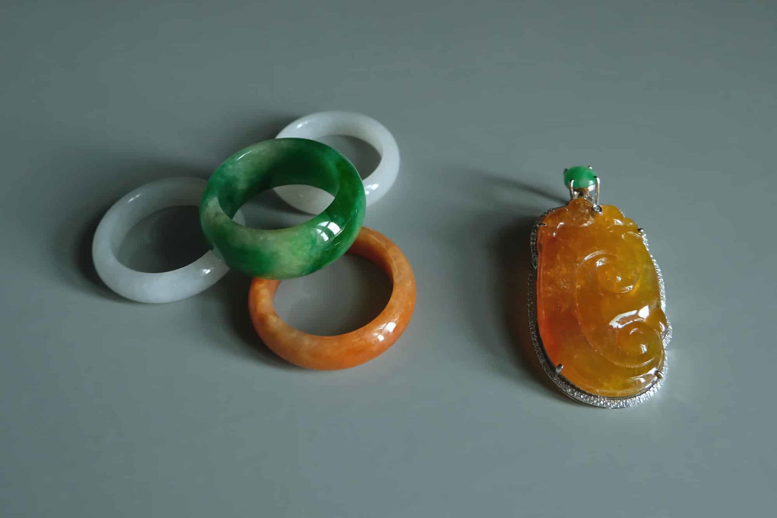 Set Green Red White Jadeite Jade Hololith Ring Vintage | GEM GARDENER