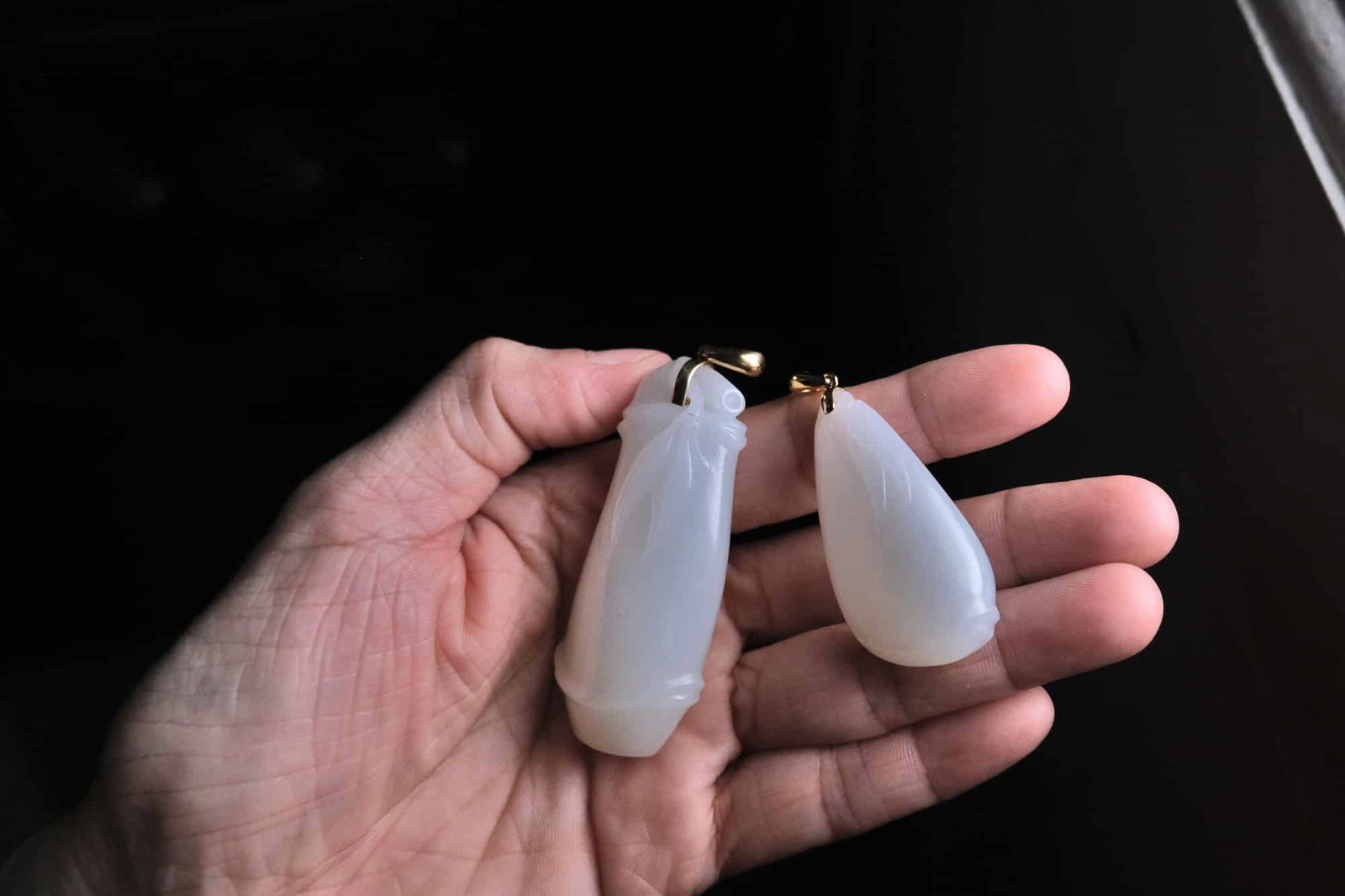 Russian Nephrite Jade Carved Pendant 18k | Gem Gardener