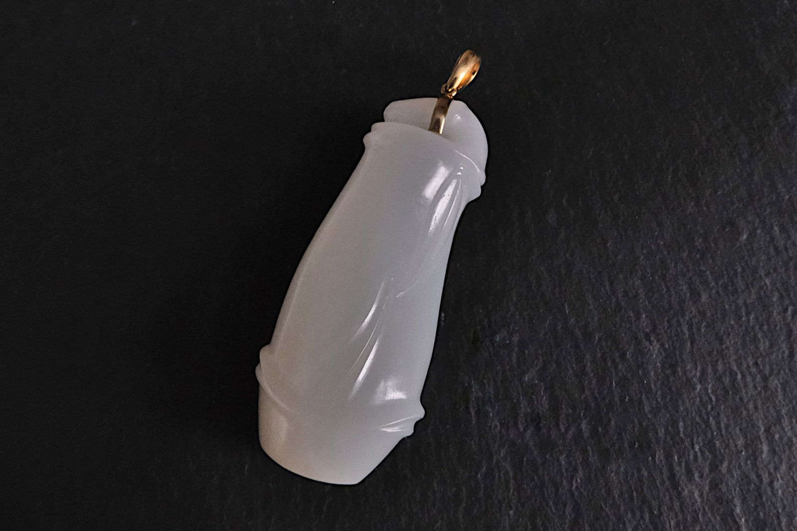 Russian Nephrite Jade Carved Pendant 18k | GEM GARDENER