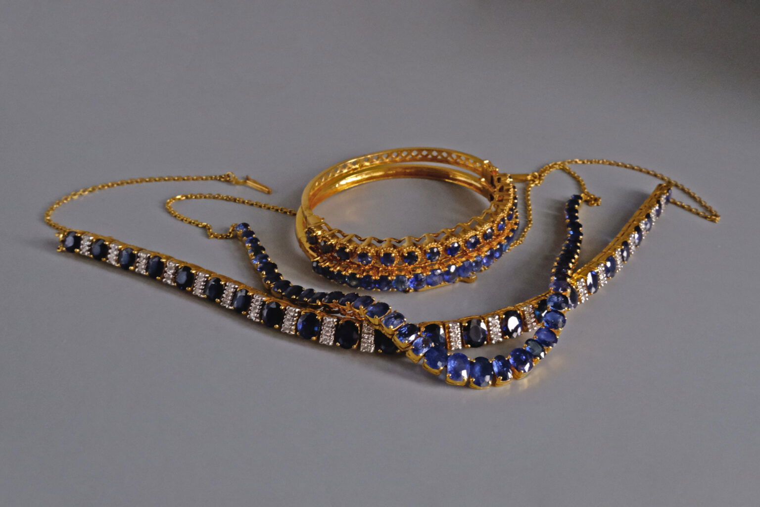 Burmese Sapphire Bracelet Cuff Bangle Vintage 18k | Gem Gardener