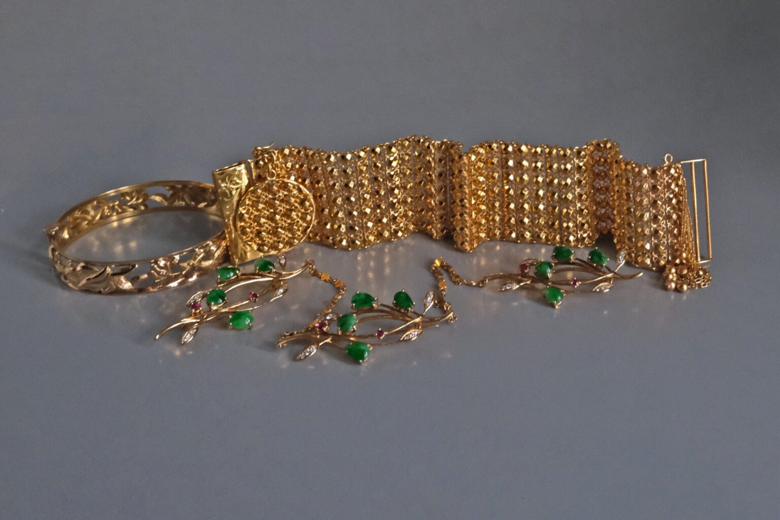 22k Wide Gold Link Bracelet Traditional Chinese Lace Bracelet | Gem ...