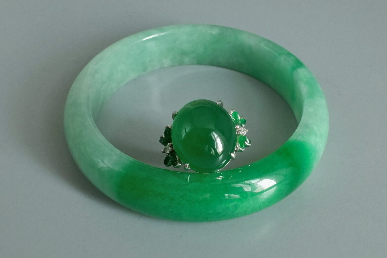 High Quality Jade Bangle Imperial Green 56mm | Gem Gardener