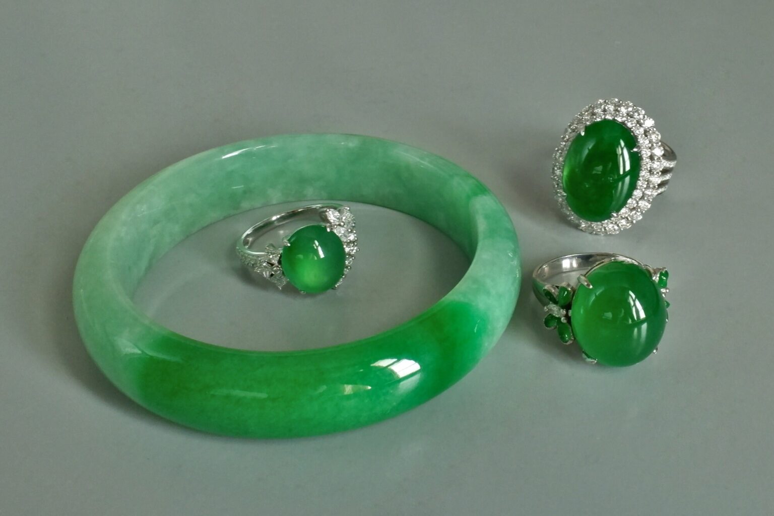 High Quality Jade Bangle Imperial Green 56mm | Gem Gardener