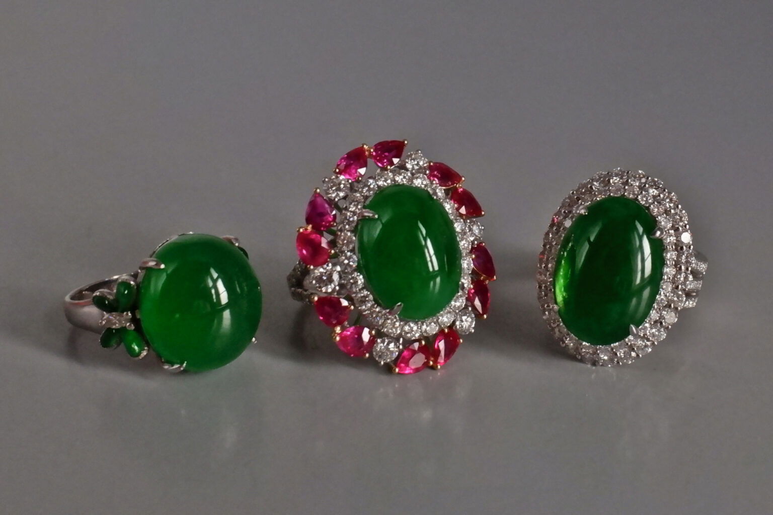 High Quality Imperial Green Jadeite Ring 18k | Gem Gardener