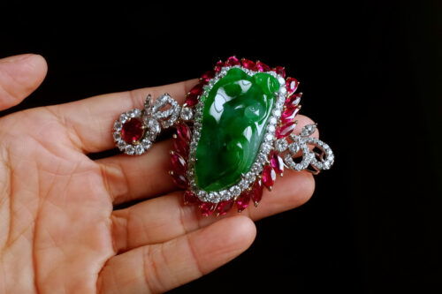 Qing Imperial Green Jade Pendant Ruby 18k | GEM GARDENER