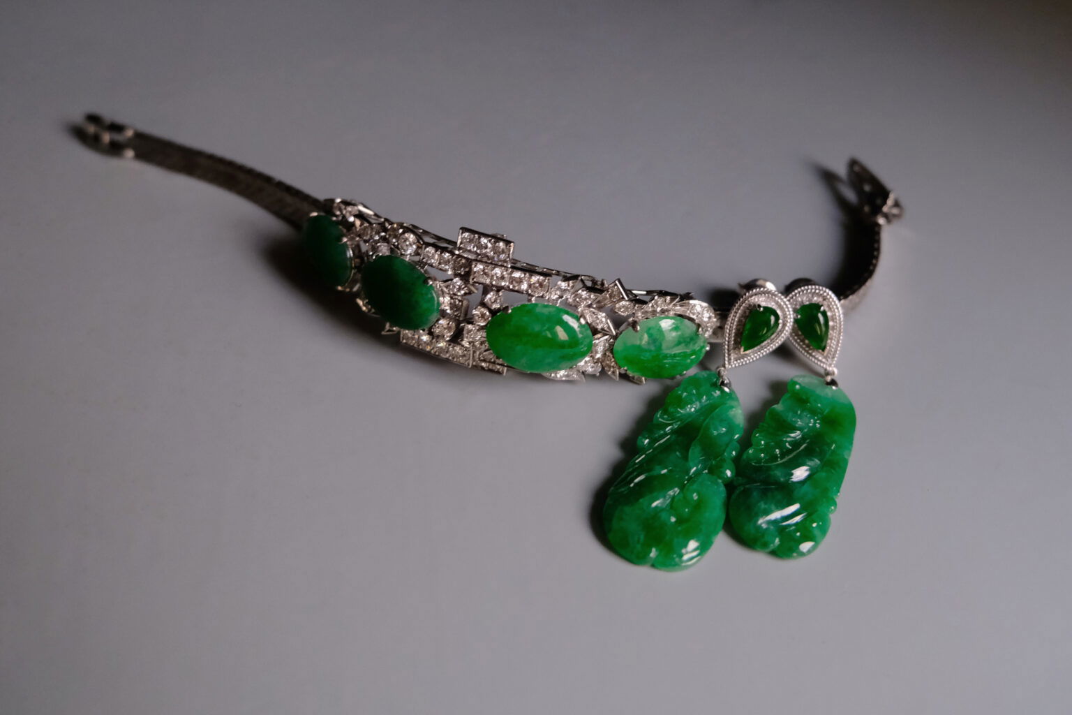Carved Art Deco Jade Earrings Drop 18k | Gem Gardener